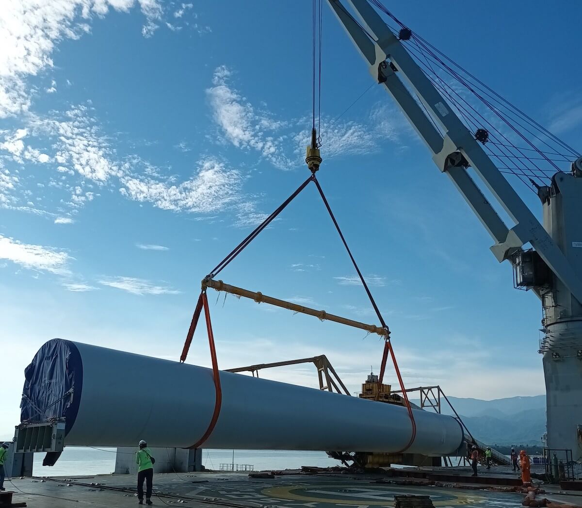 Modulift Soars in Wind: Tower Lift Success in South America